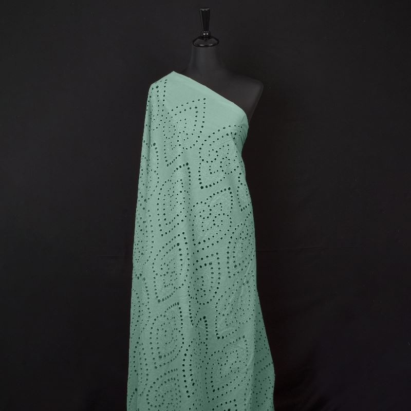 Tissu Broderie Anglaise Arabesque Vert Pale - Tissus des Ursules