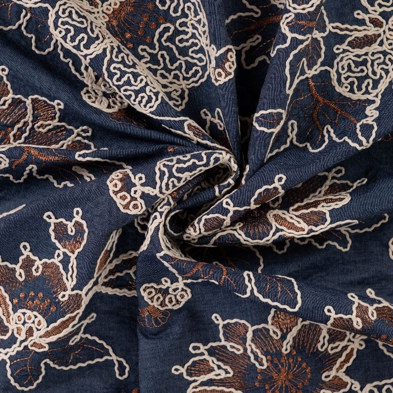Tissu Denim Brodé Fleurs - Tissus des Ursules